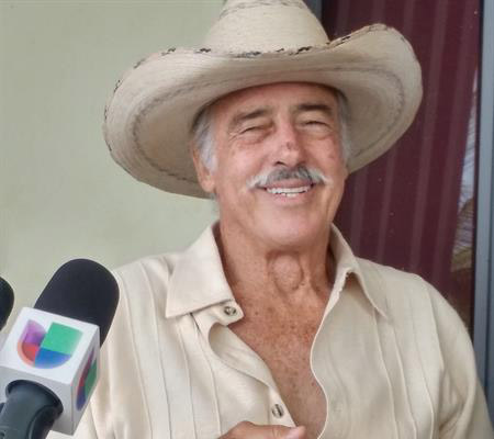 Actor mexicano Andrés García dice tener ofertas para una serie sobre su ...