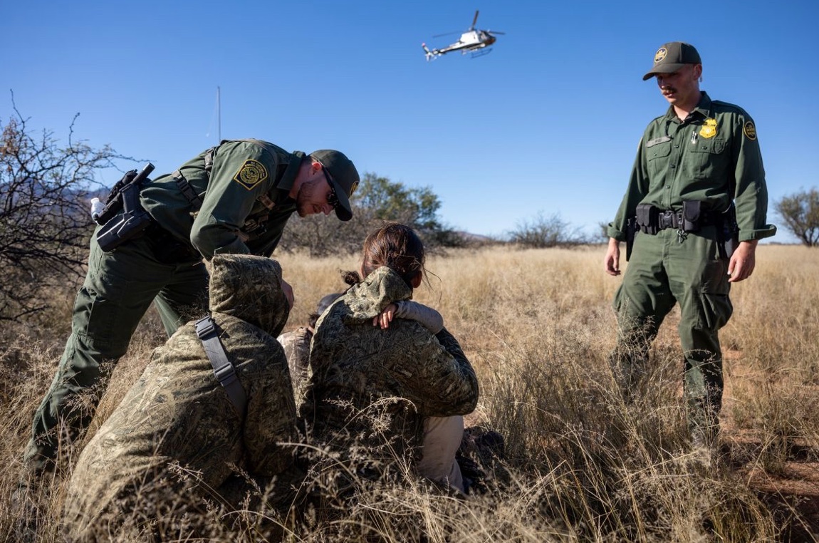 ‘La Migra’ ofrece bono extra de $20,000 para nuevos oficiales - El ...